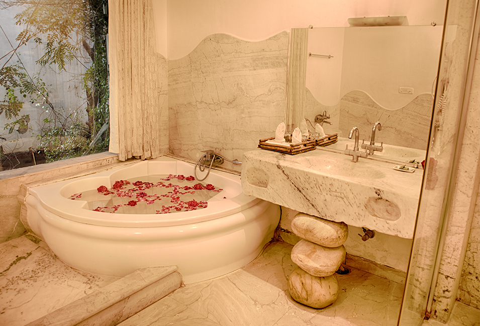 Premium suite with jacuzzi in jaipur | Book Now