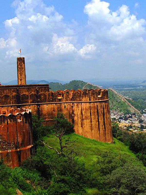 Lohagarh Fort Resort: Luxury & Adventure Resort in Jaipur, Rajasthan